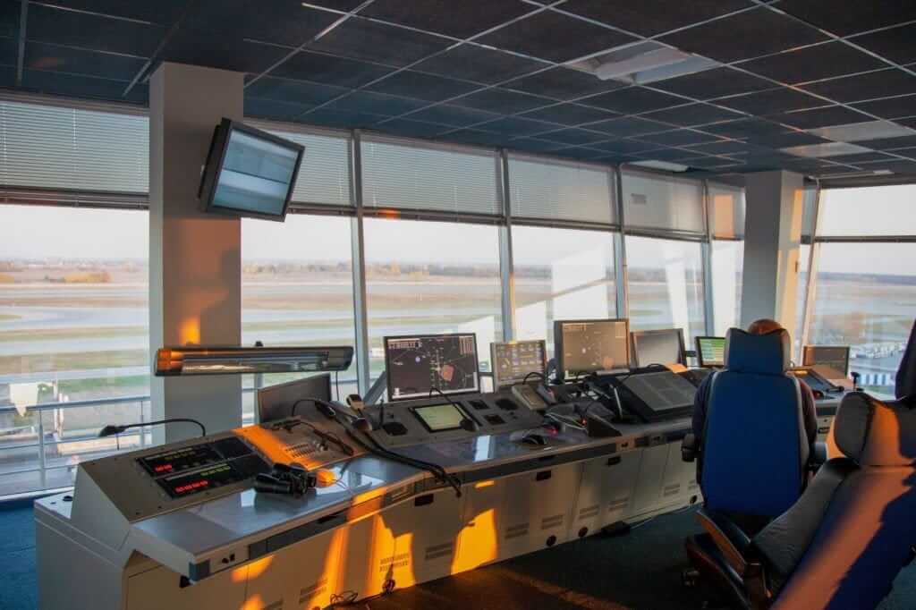 7 features of the airport control center console's structure design ...
